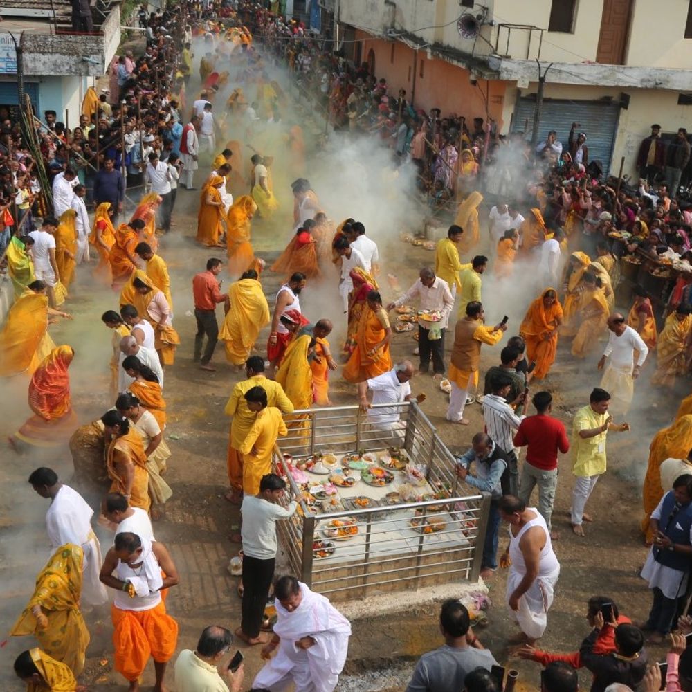 Devotees walk over burning coals at the 400-year-old Khanderao fair in ...