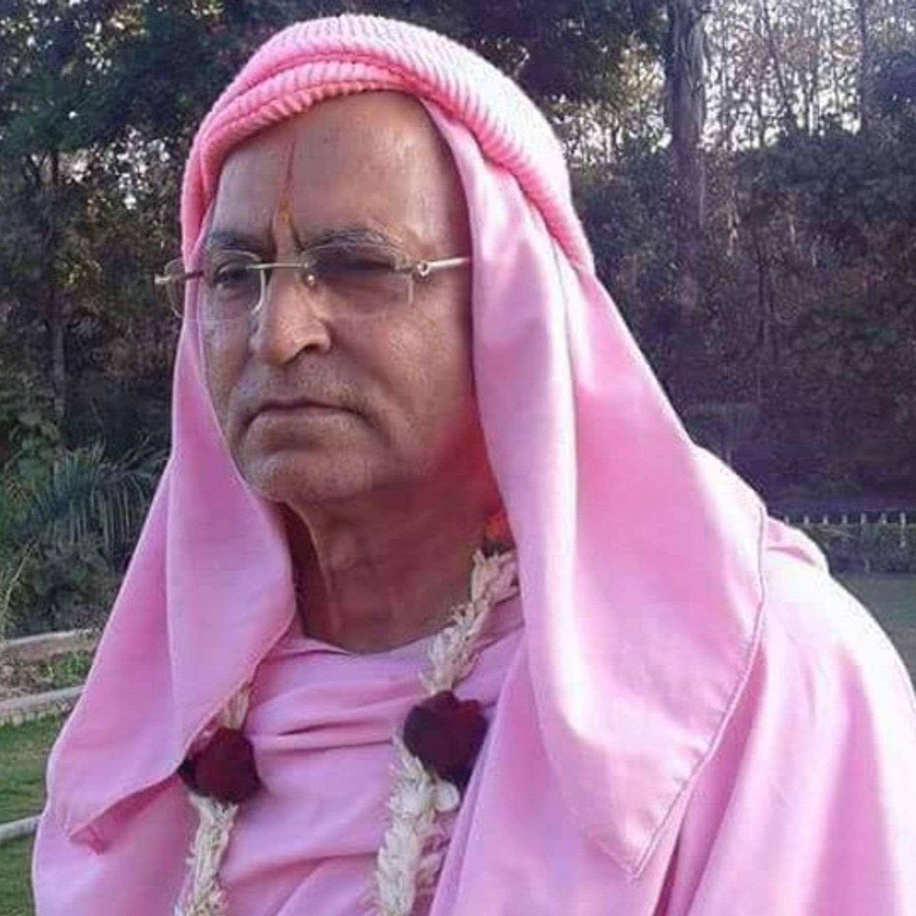 Shastri Maharaj's Instagram, Twitter & Facebook on IDCrawl