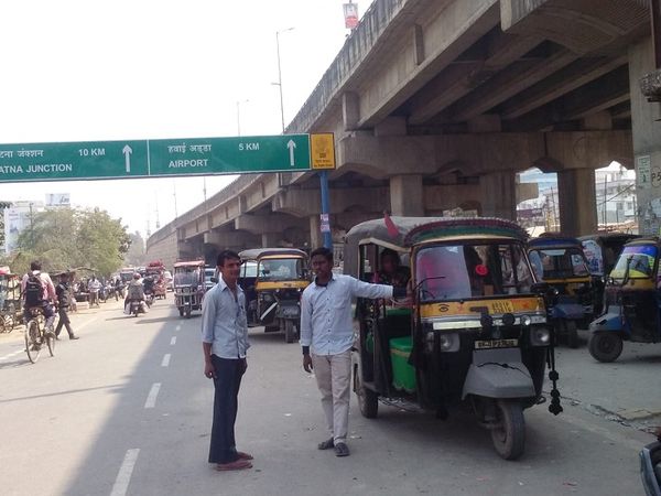 Patna News Auto drivers are charging more than passengers, there is a ...