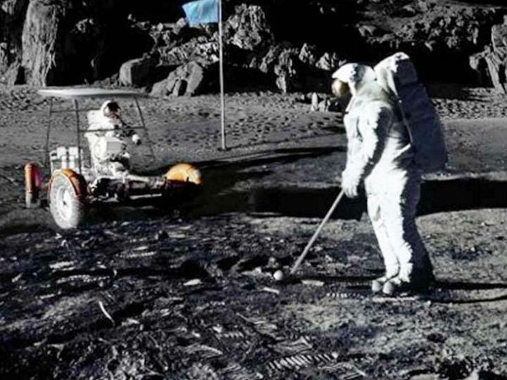 Alan shepard playing golf on the moon American astronaut Golf on Moon ...