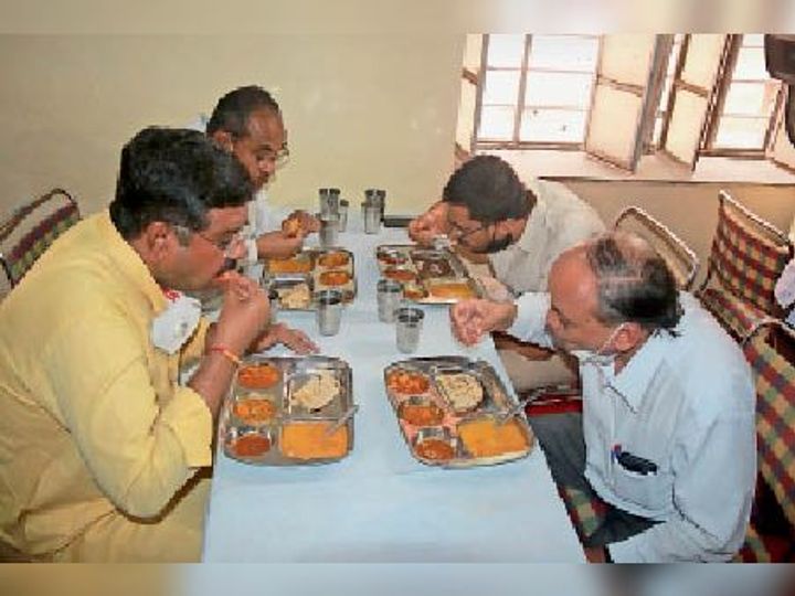 CM inaugurates Indira Rasoi from VC, now needy people will get full ...
