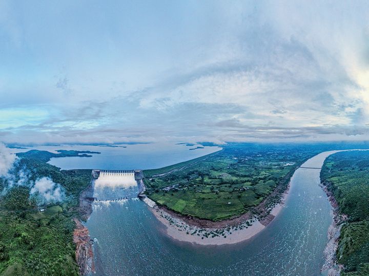 Stunning view of Mahi Dam in Rajasthan, all the gates of the dam opened ...