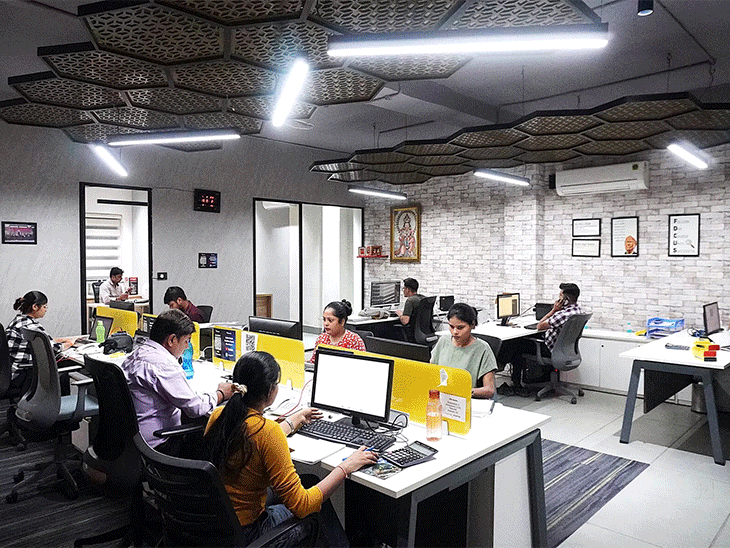 Narayan Murthy defends 70-hour work week yet again