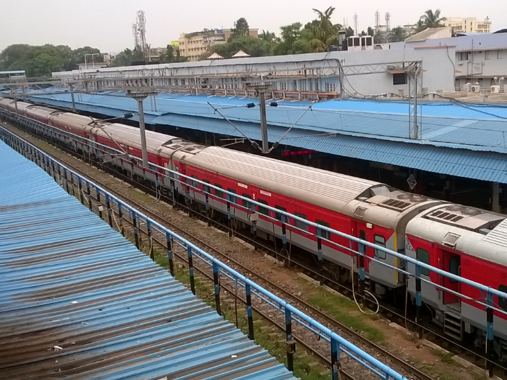 Railways Increase Ahmedabad-Delhi Connectivity with Special Trains for Coldplay Concert (Jan 24 ...