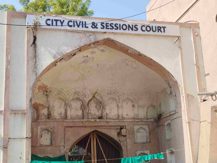Court denies anticipatory bail application of popular builder Raman ...