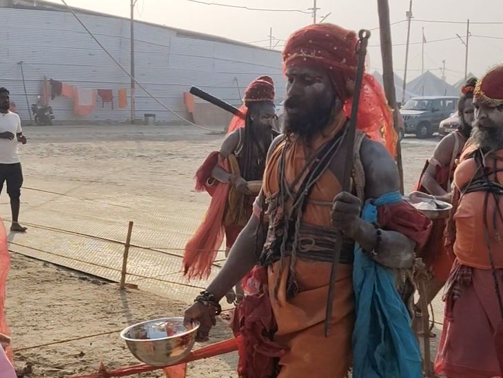 Rare tradition of Alakh Sadhus seen in Mahakumbh