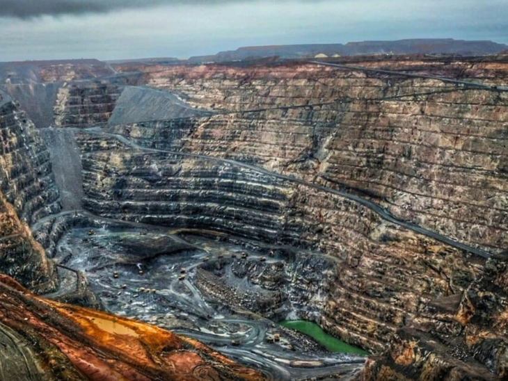 Geologists discover record-breaking lithium deposit worth billions-a ...