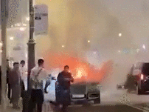 Putin's official fleet limousine explodes, catches fire near FSB ...