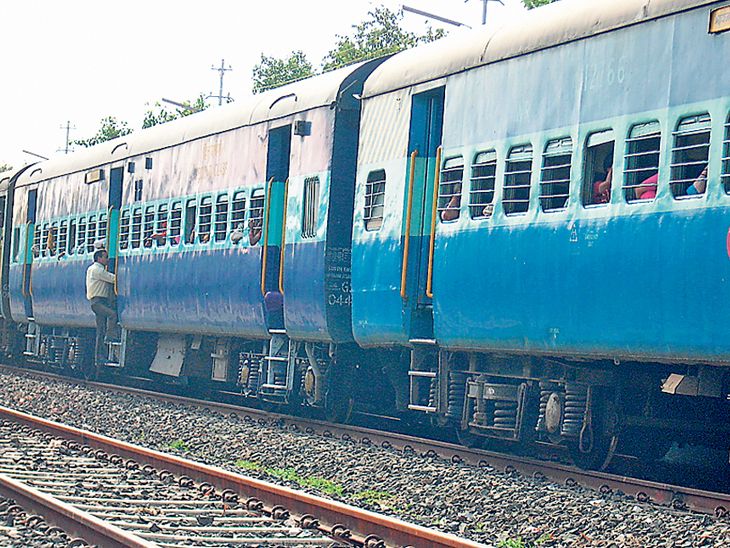 Two arrested for pushing disabled man off train in Gujarat