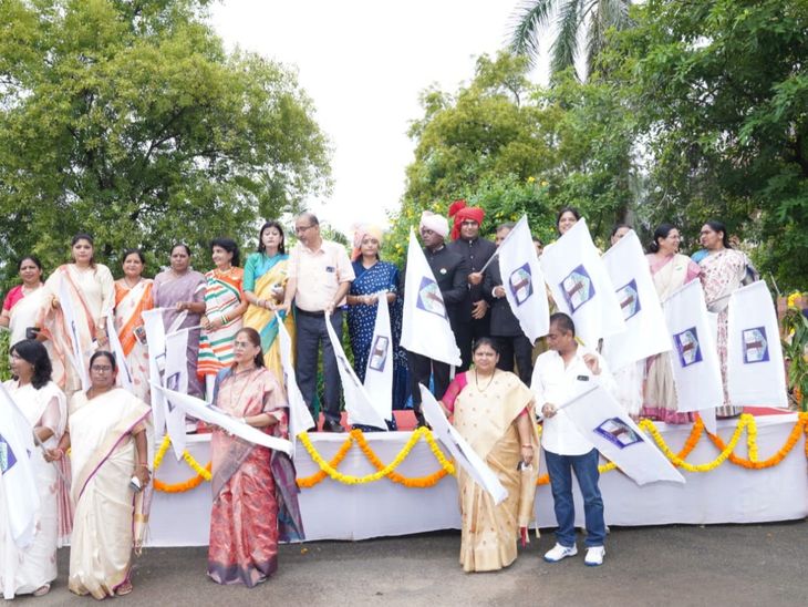 Vadodara launches 166 GPS-enabled door-to-door garbage collection vehicles
