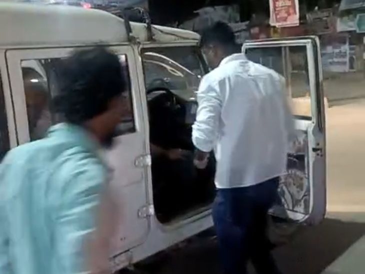 BJP leader’s brother and associates pull victims from police car Beats ...