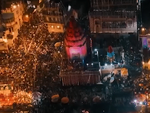 Dev Deepawali sparks rush in hotels in Varanasi 12 hour stay costs ₹1.5 ...