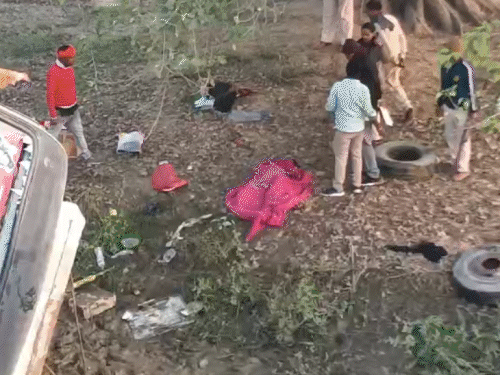 Bus Carrying Pilgrims Overturns In Patna, 1 Dead - Bihar News | Bhaskar ...