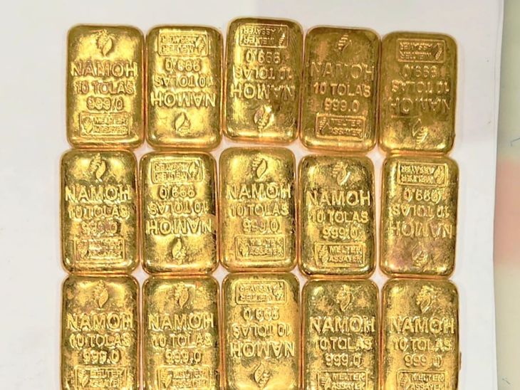 bsf intercepts smugglers at ghojadanga checkpost seizes twenty gold ...