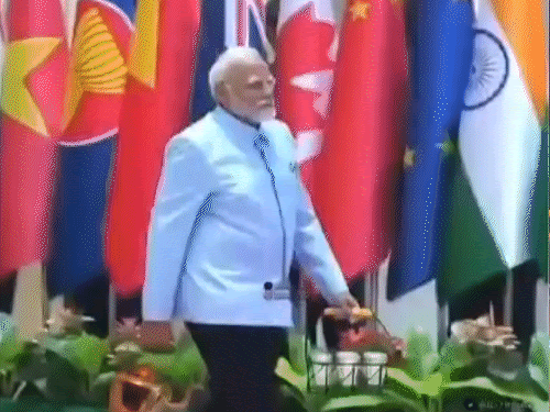 Congress’ AI video shows PM Modi selling tea sparks row Clip portrays ...