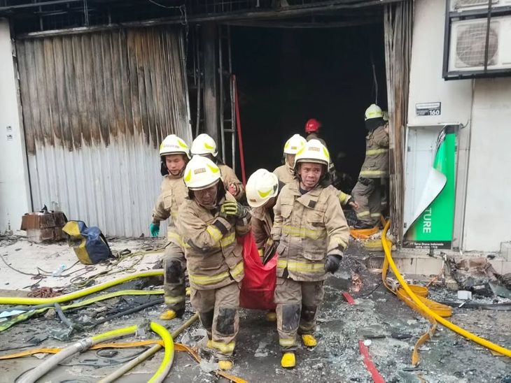 Fire in 7-story building in Indonesia kills 20; Fire started from an ...