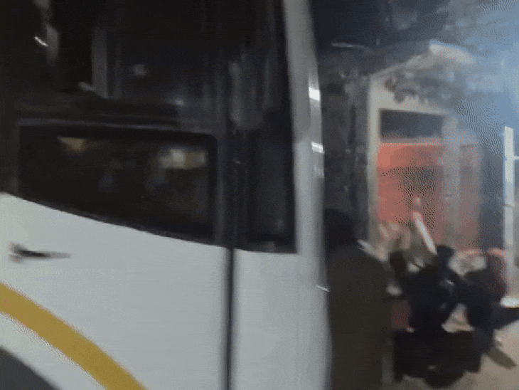 Car gets minor hit, bus driver abducted by chasing 4-km; Victim beaten ...