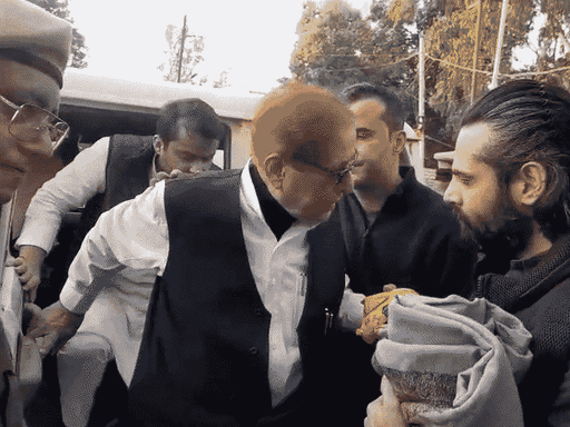 Azam Khan acquitted in ‘Afsar khoon se nehlane aaye’ case: Court grants ...