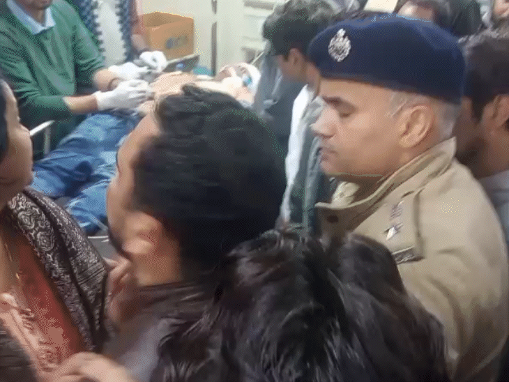 Teacher shot dead inside Aligarh Muslim University campus; Assailants ...