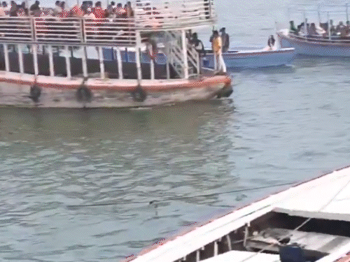 Japanese tourists mistreated at Dashashwamedh Ghat in Varanasi ...