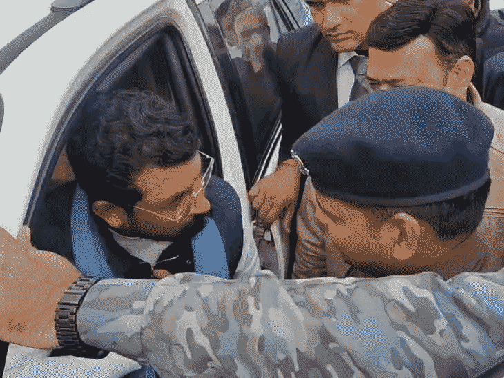 Chandrashekhar Azad Stopped Meerut Visit; Dalit Daughter Video Call ...