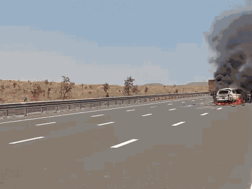 Ratlam Driver Dies in Car Fire | Father Burns, Daughter Injured