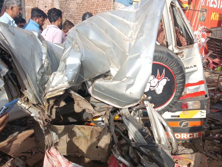 Jaipur-Sikar Highway Accident: Truck & Tempo Cruiser Crash in Chomu