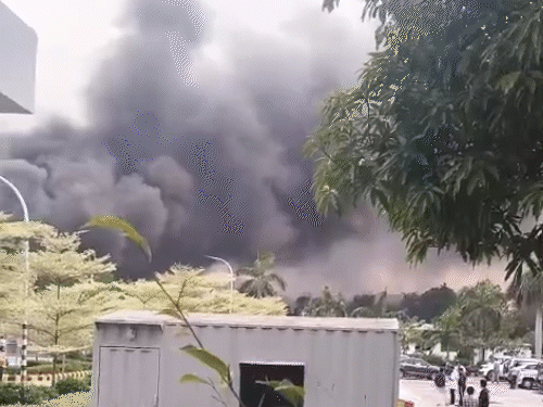 Noida Auto Parts Factory Fire | Spark Minda Blaze | 25 Fire Tenders