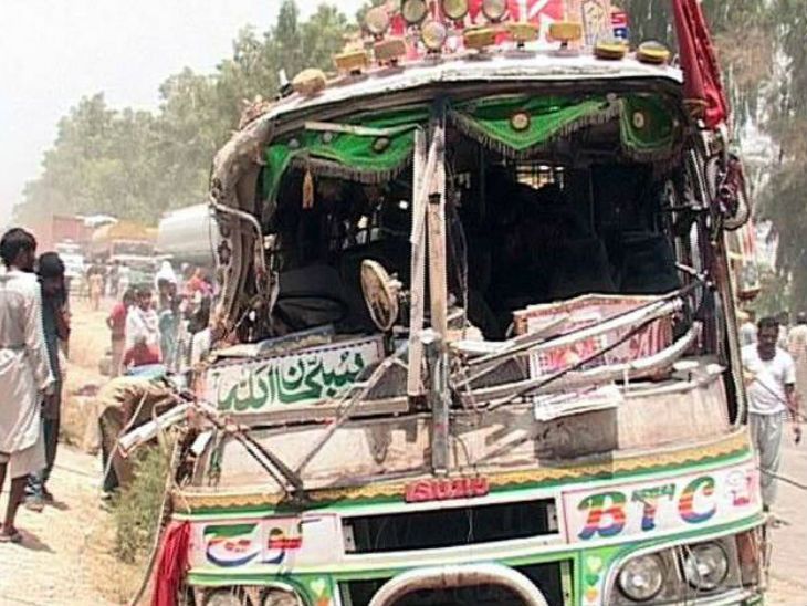 Several Dead and injured in Road Accident in Punjab Pakistan