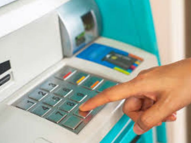 ATM filling money stole