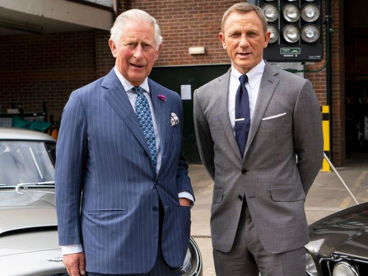 Britain\'s Prince Charles met Daniel Craig on the sets of James Bond