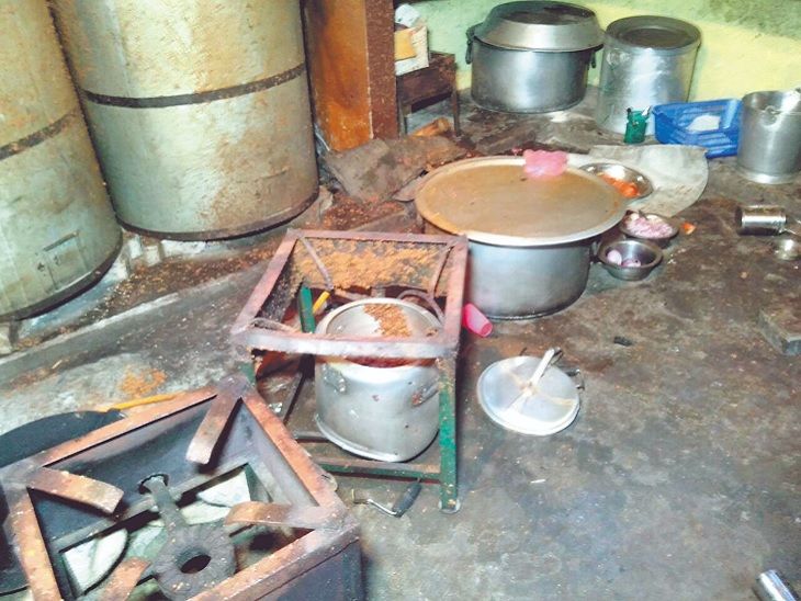 bilaspur news Cook Scorching by cooker bursts when making mid day meal ...