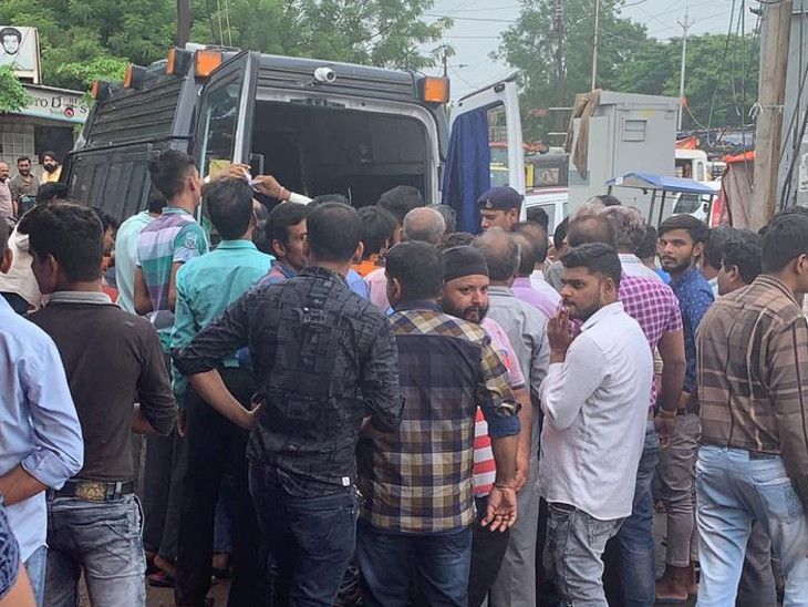 180 people took action on dirt and encroachment in Anand Nagar area ...