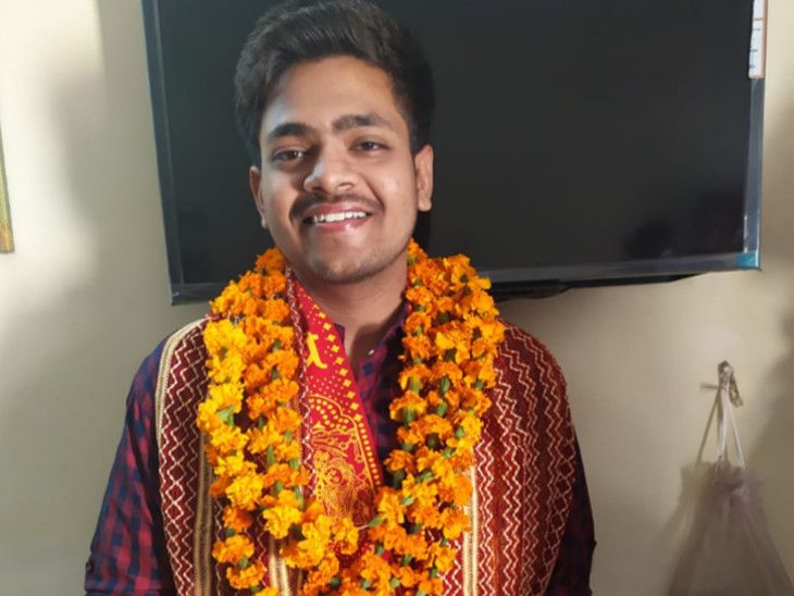 RJS topped for the first time in 5 years only from college education, never seen coaching nor ...