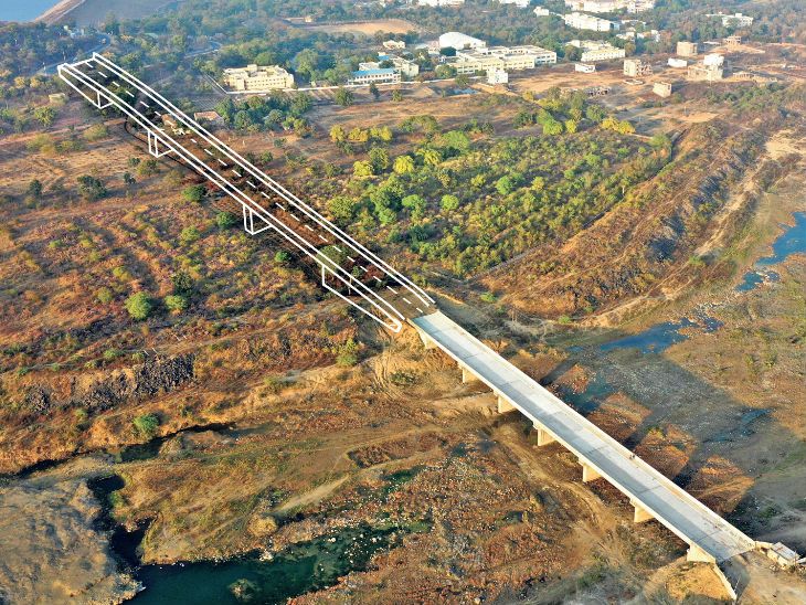 Finally, the path of Valmi Bridge stuck for a year cleared | आखिरकार एक ...