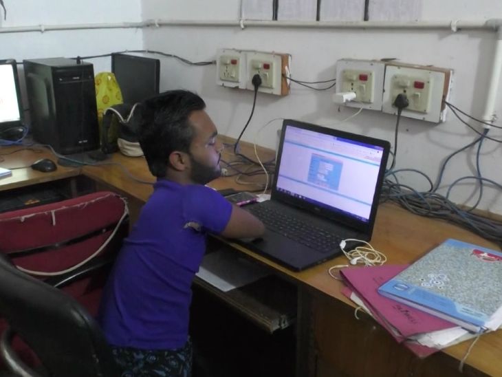 Divyang computer operator who reaches the panchayat by driving an 18 km ...