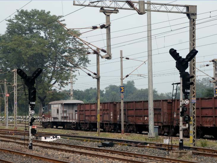Ranchi: Short circuit fire in the signal system at Muri station, 11 ...