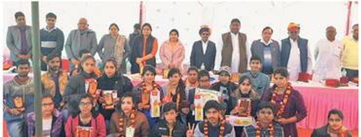 Ratangarh News - rajasthan news 80 talents of saini samaj honored in ...