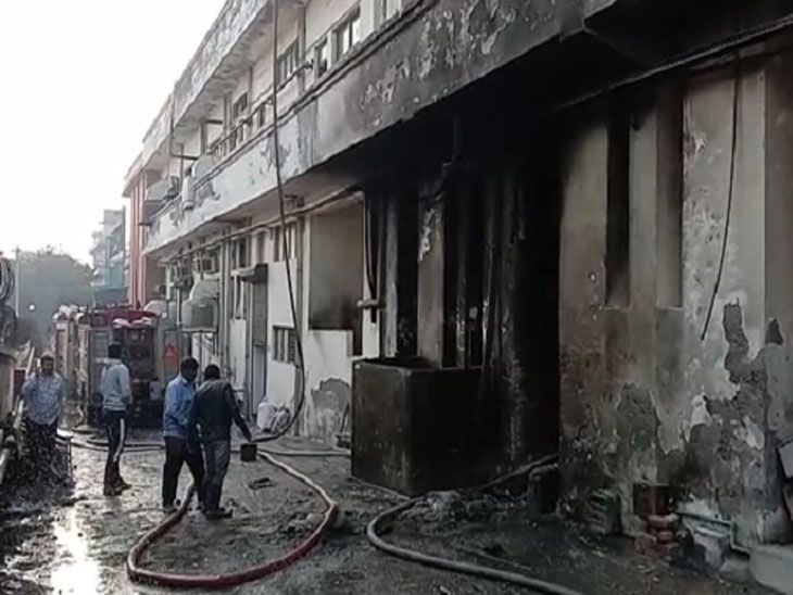Clothing factory fire, 8 of 12 employees trapped inside scorched ...