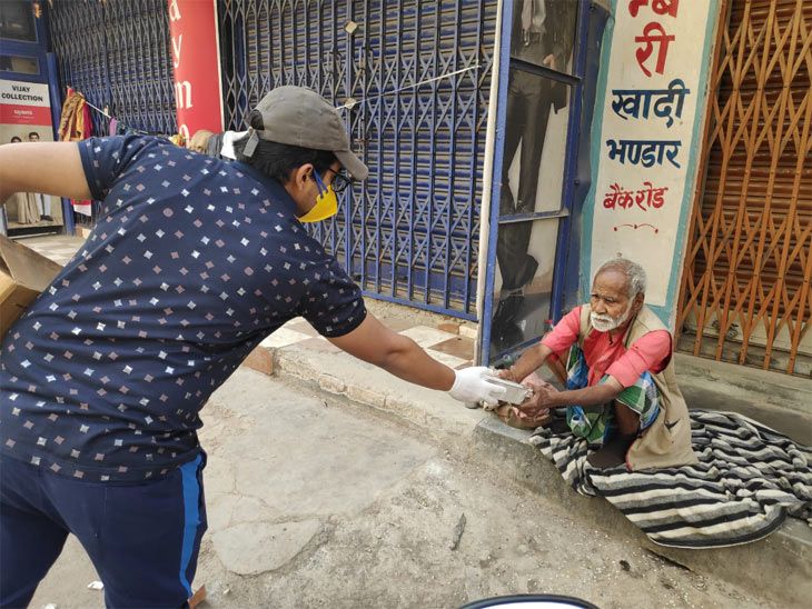 Bihar: people came out for help poor in town and village during ...
