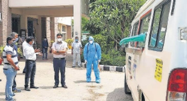 Mobile sample collection lab started for taking samples of nose and ...