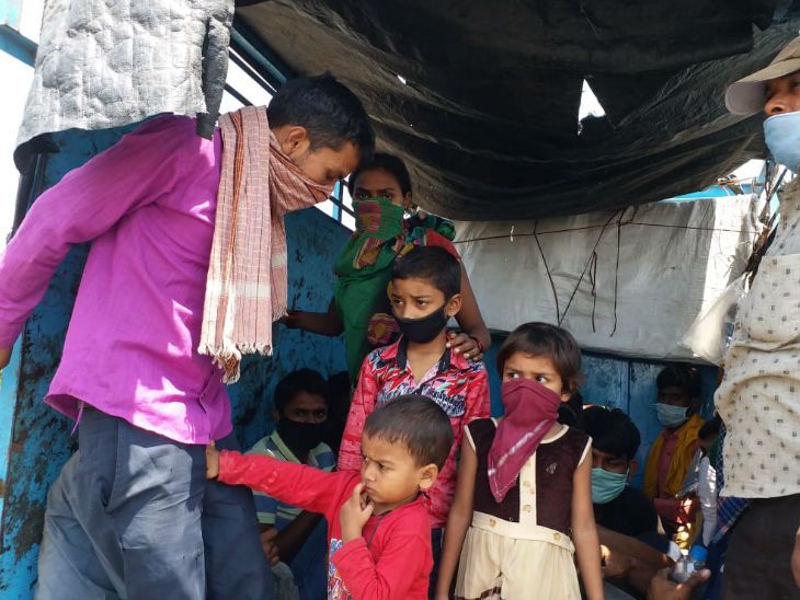 Migrant laborers forced to flee Maharashtra, returned from UP-MP border ...