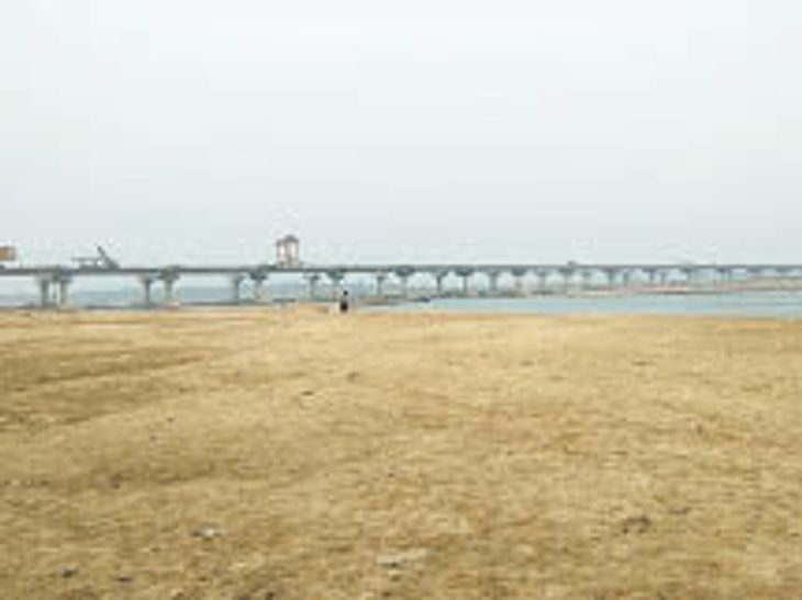 Sand mining starts on 39 sand ghats in the district from today