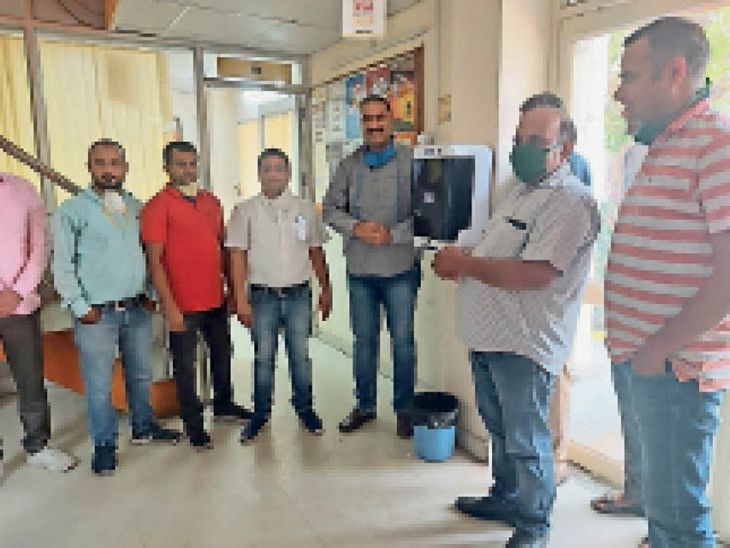 Pure World Company Launches Gemco Plus Touch Free Sanitizer Machine ...