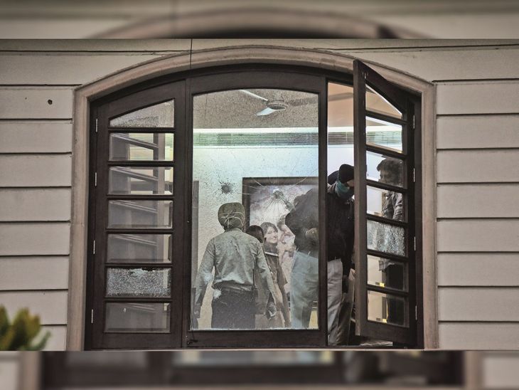 The miscreant absconded by firing 17 bullets at the house of liquor ...