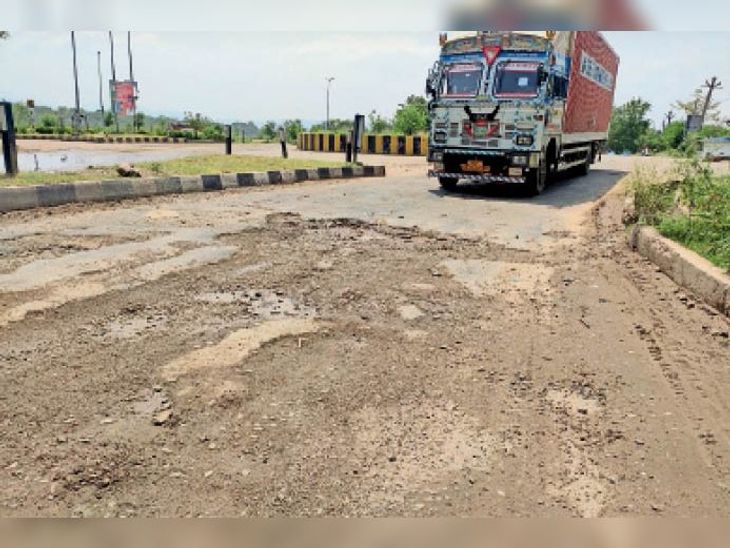 200 meter road pits for one year, officers putting responsibility on ...