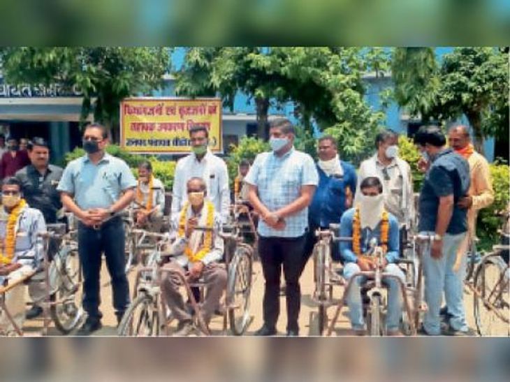 Distributed tricycle stick and wheel chair to 103 Divyang | सहयोग: 103 ...