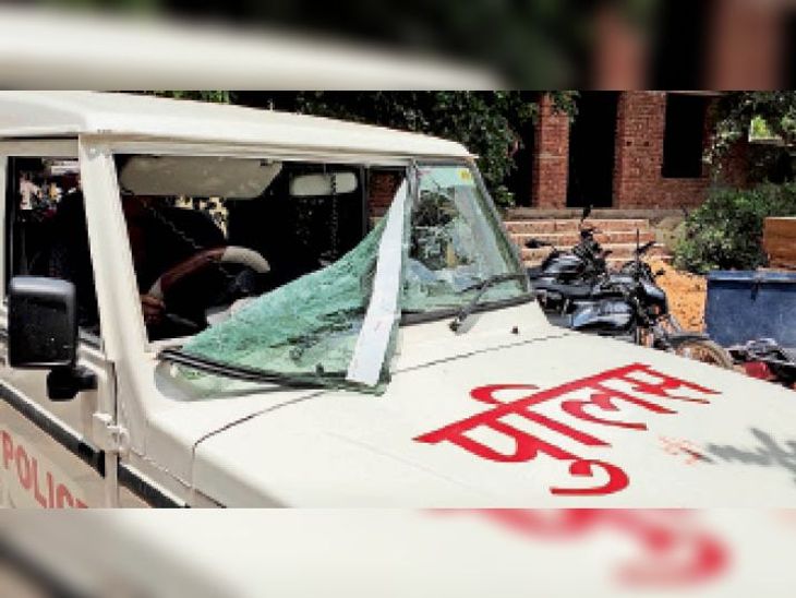 Villagers attacked police team in Bayana, broke government jeep