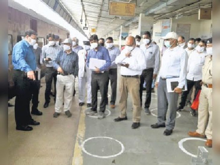 GM saw the curved ramp made for Divyang in front of the ticket counter ...