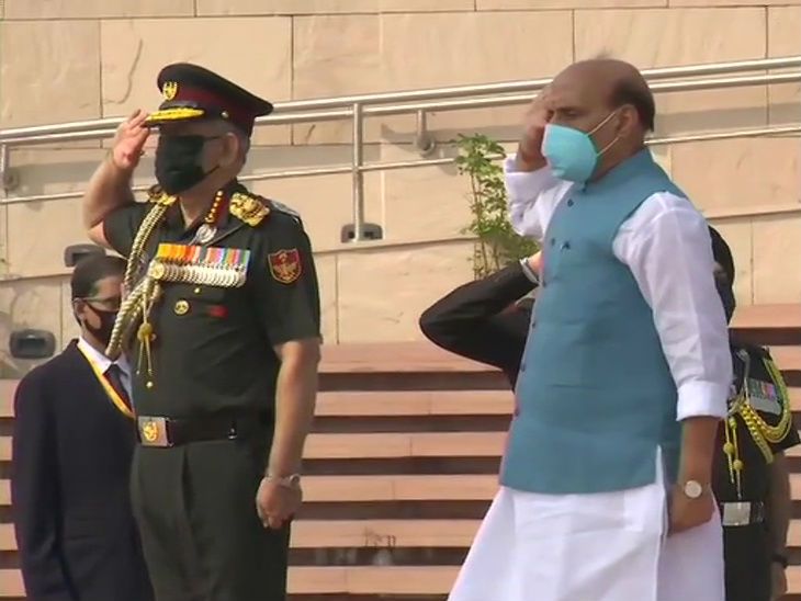 The Defense Minister and the chiefs of the three armies paid tributes ...